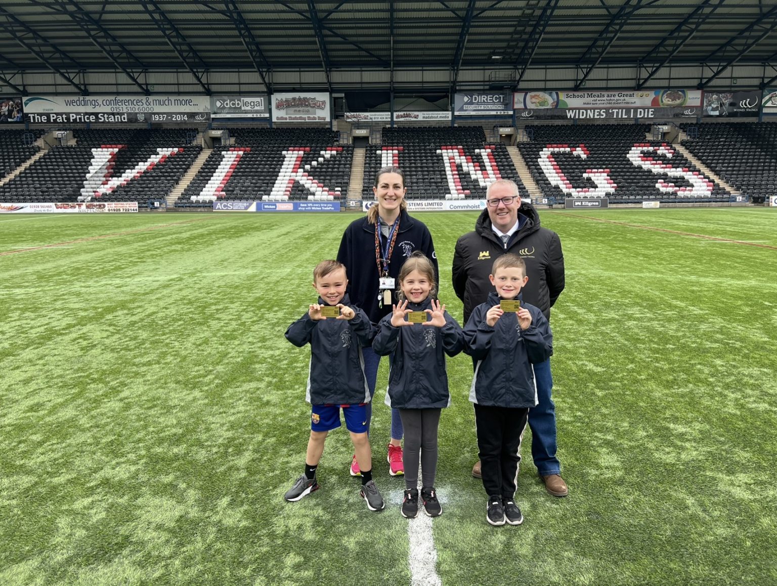 KEN MOSS DONATES PASS IT ON SEASON TICKETS TO LOCAL SCHOOLS - Widnes ...